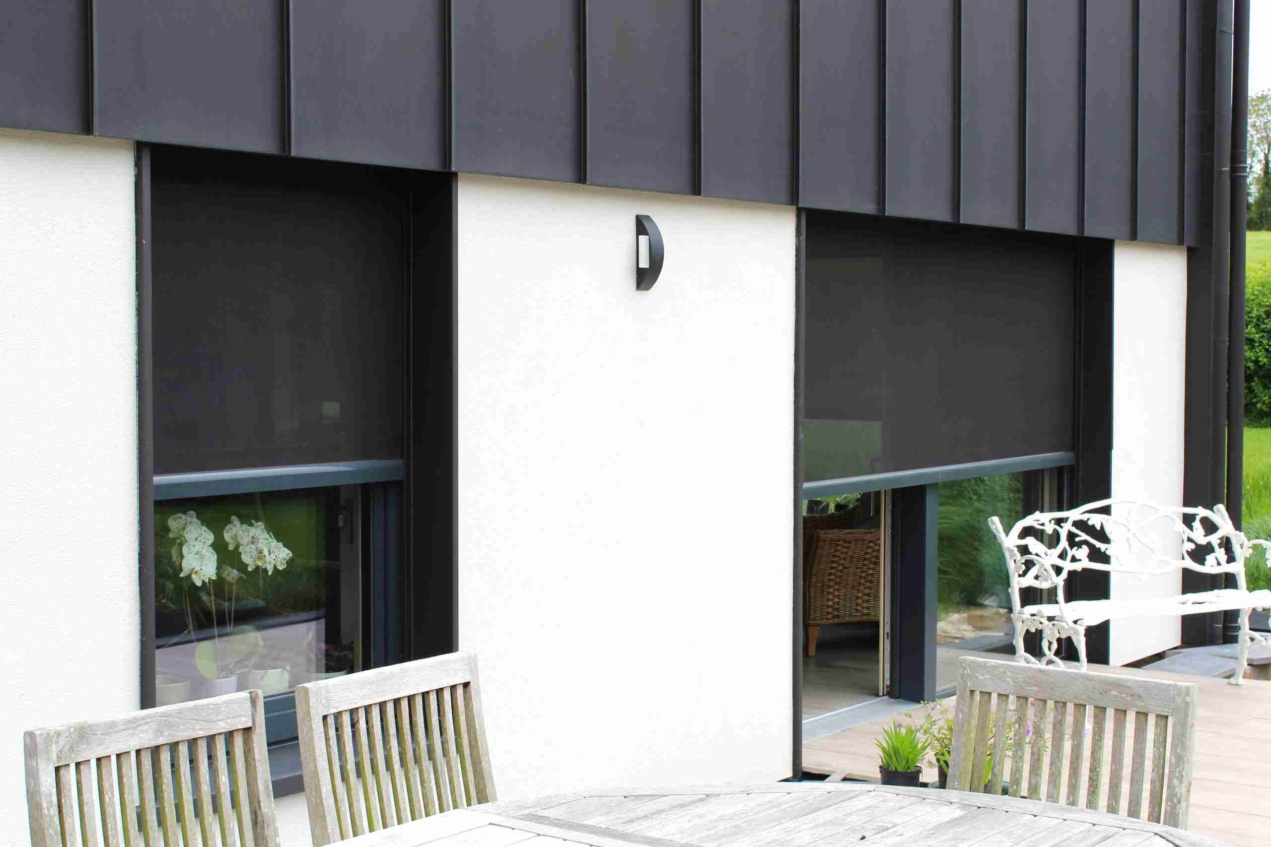 Retractable Solar Screens - Phantom Screens